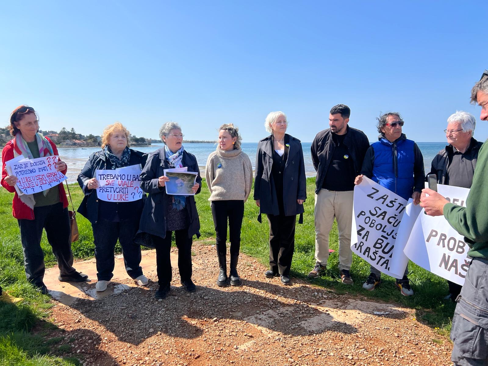 O betonizaciji i devastaciji uvale Dajla-Karigador: ‘‘Trebamo li baš ...