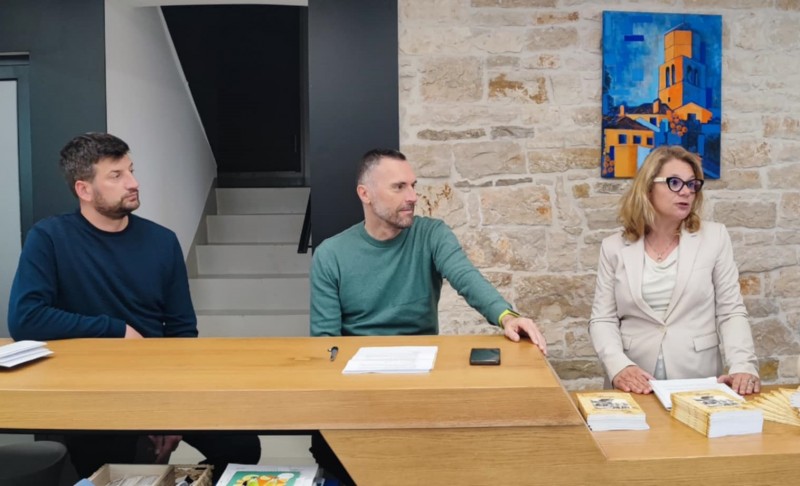 U Tinjanu predstavljena knjiga na čakavštini „Štorije“ | Regional ...